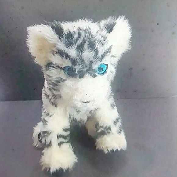 Wow Wee | Toys | Wow Wee Alive White Tiger Cub Interactive Plush | Poshmark
